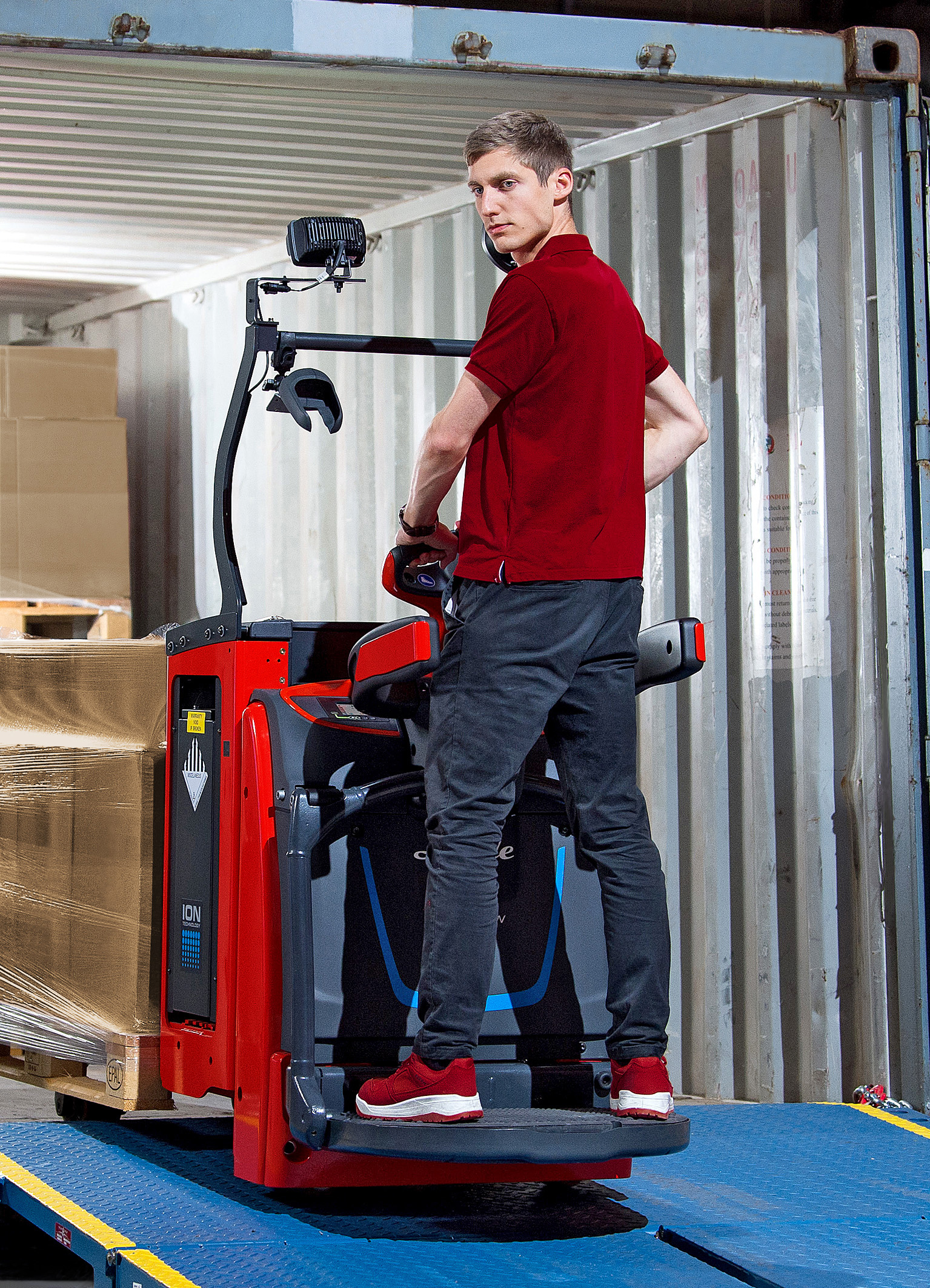 Linde introduceert nieuwe pallettrucks en double stacker - Logistics ...
